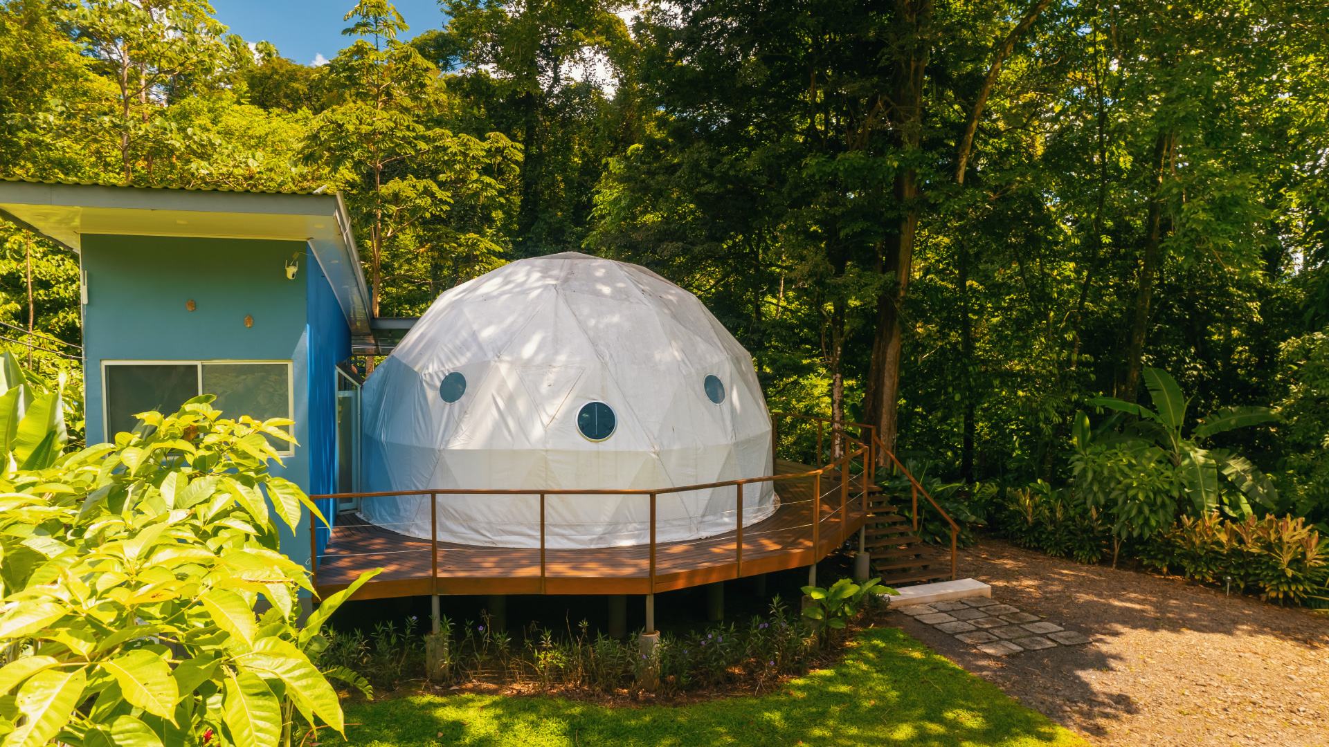 Bitzu Dome – Bijagua Riverside Glamping